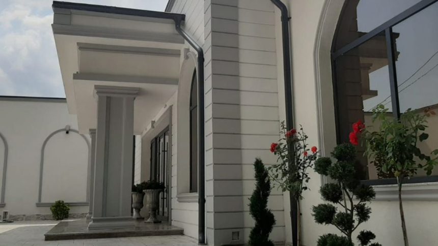 Coltare decorative pentru o fatada frumoasa cu stil si design